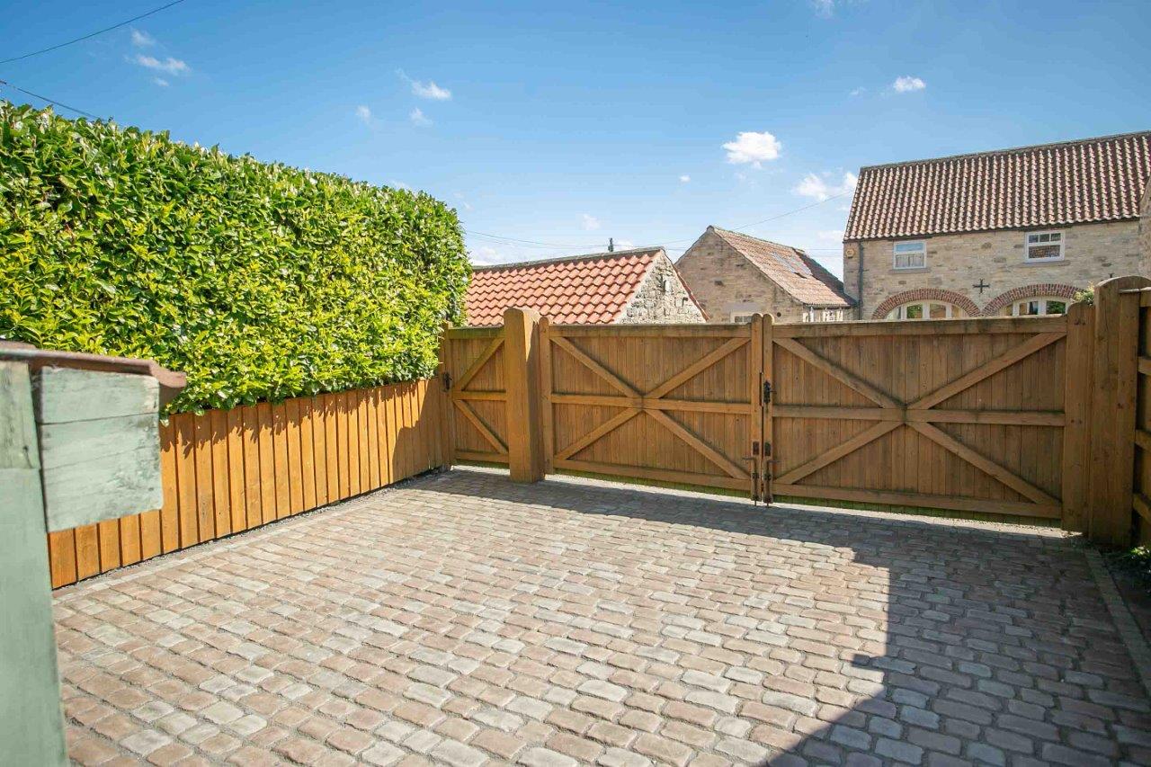 Bondgate, Helmsley, York | Peter Illingworth Estate Agents Kirkbymoorside